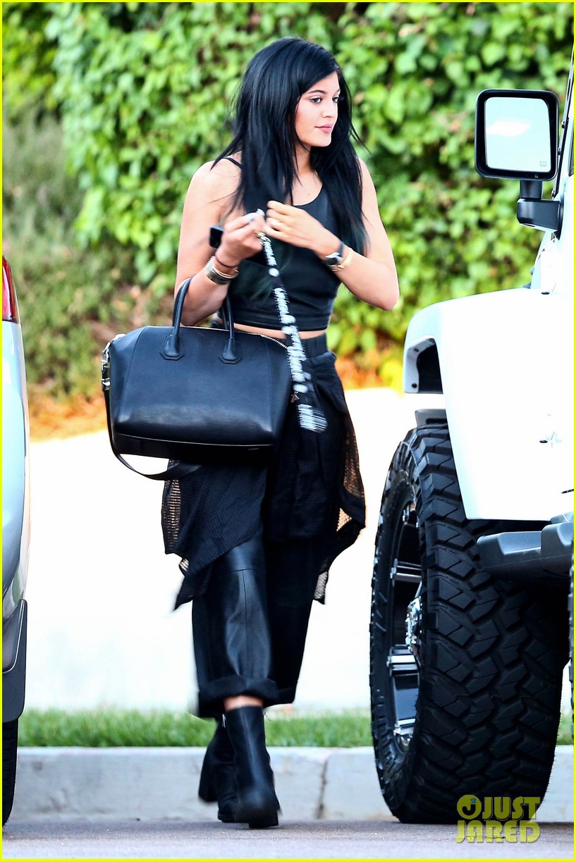 Kendall Jenner Still Looks Modelesque in Casual Clothes: Photo 3214154 ...