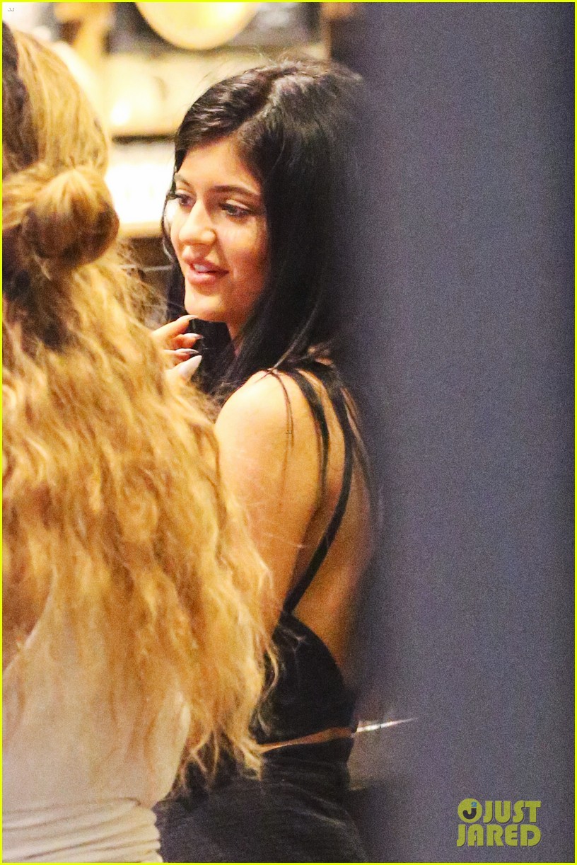 Kendall Jenner Still Looks Modelesque in Casual Clothes: Photo 3214169 ...