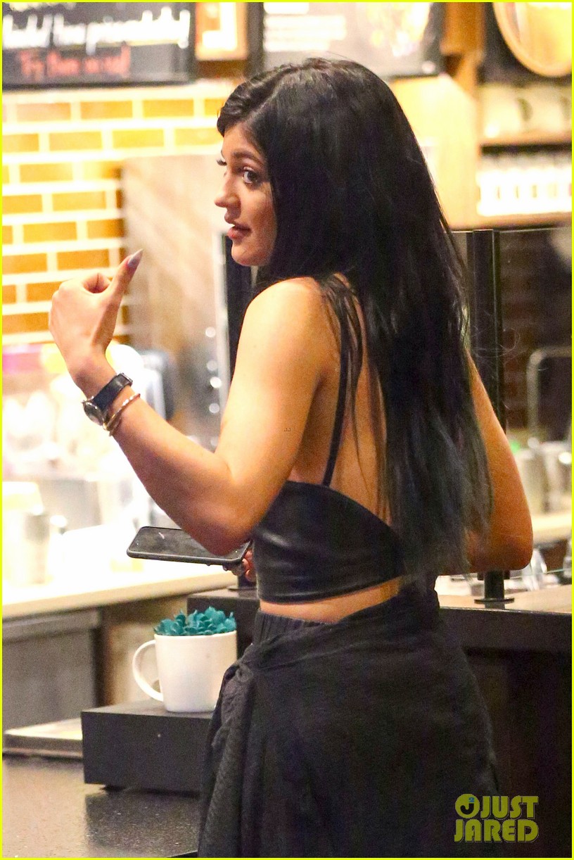 Kendall Jenner Still Looks Modelesque in Casual Clothes: Photo 3214174 ...