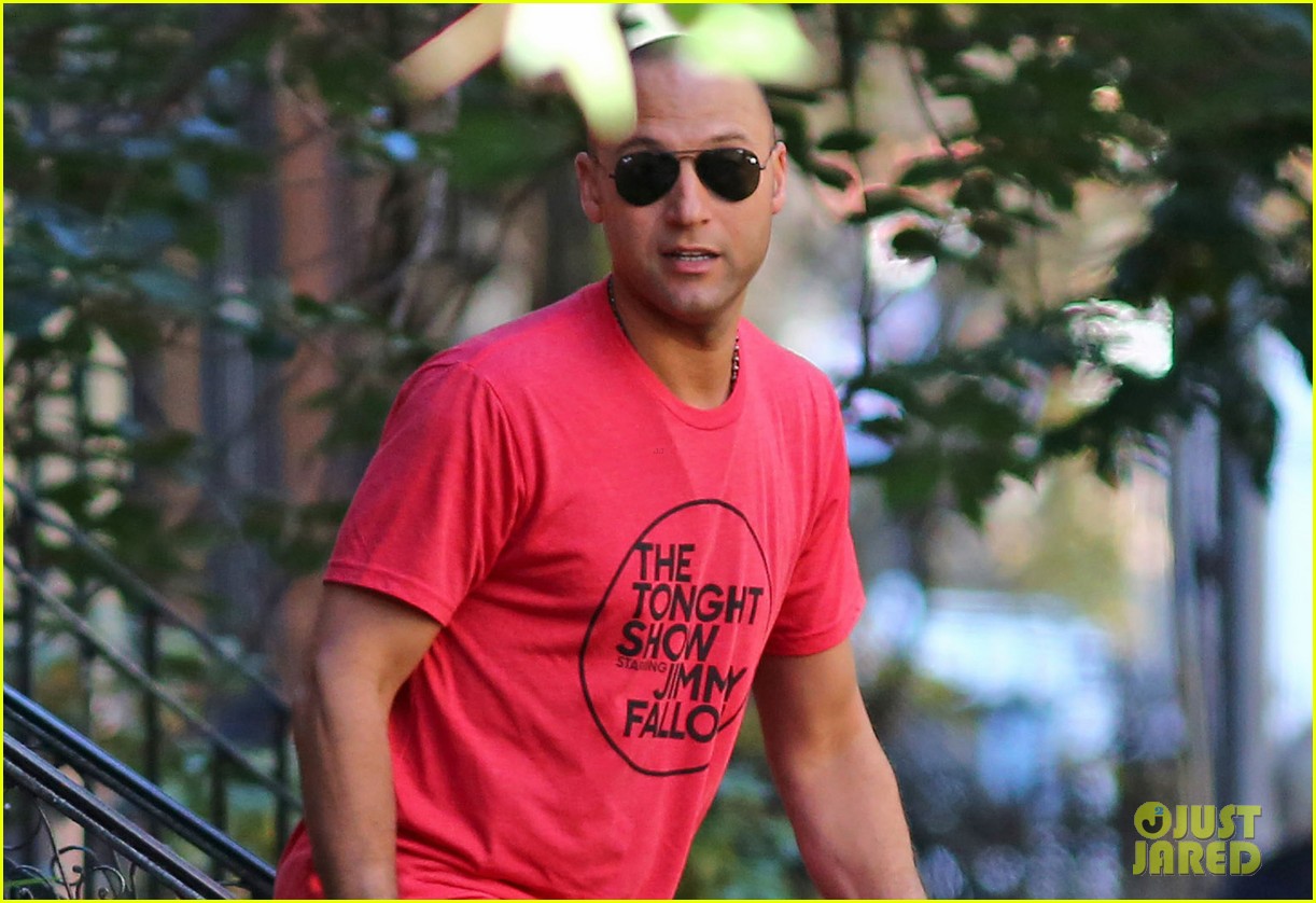 Derek Jeter Gets Respect From The Rock at WWE as He Starts an Epic ...