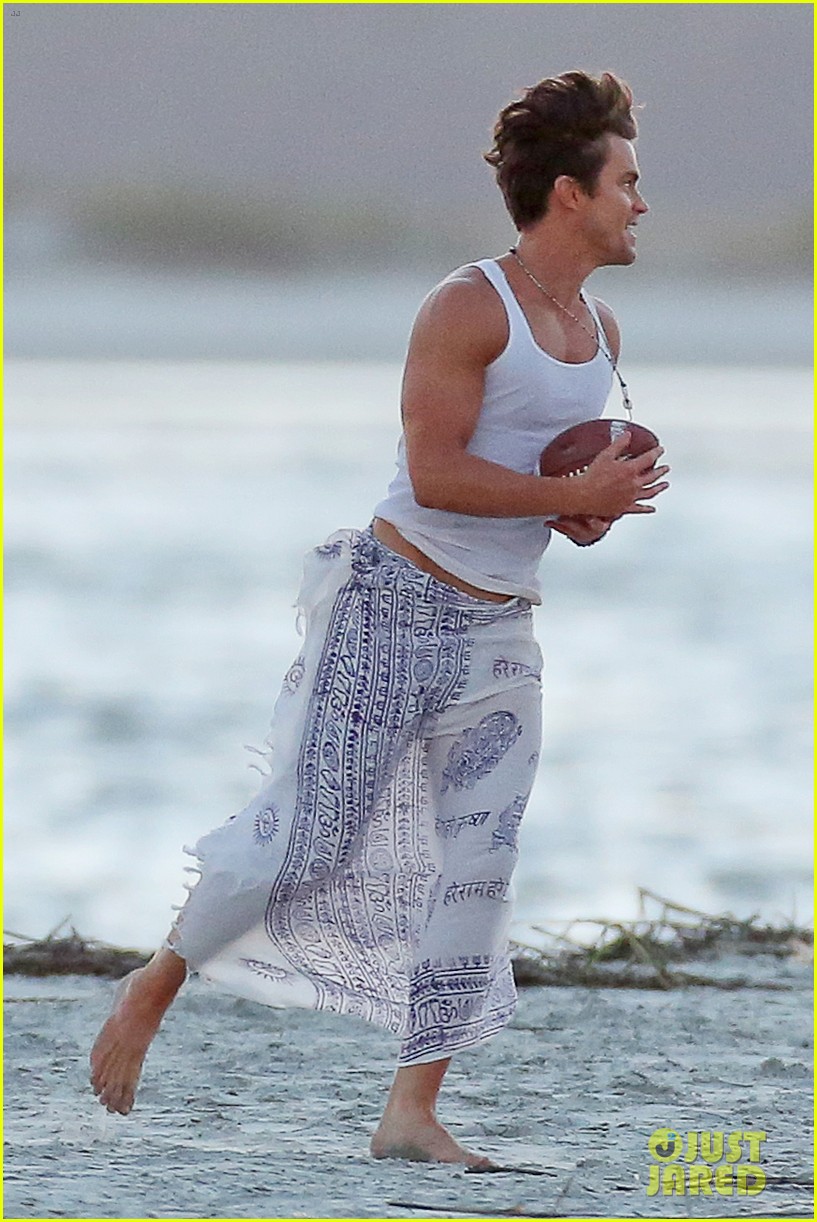 Joe Manganiello & Matt Bomer Show Off Buff Bods in 'Magic Mike XXL' Beach Football Scenes: Photo ...