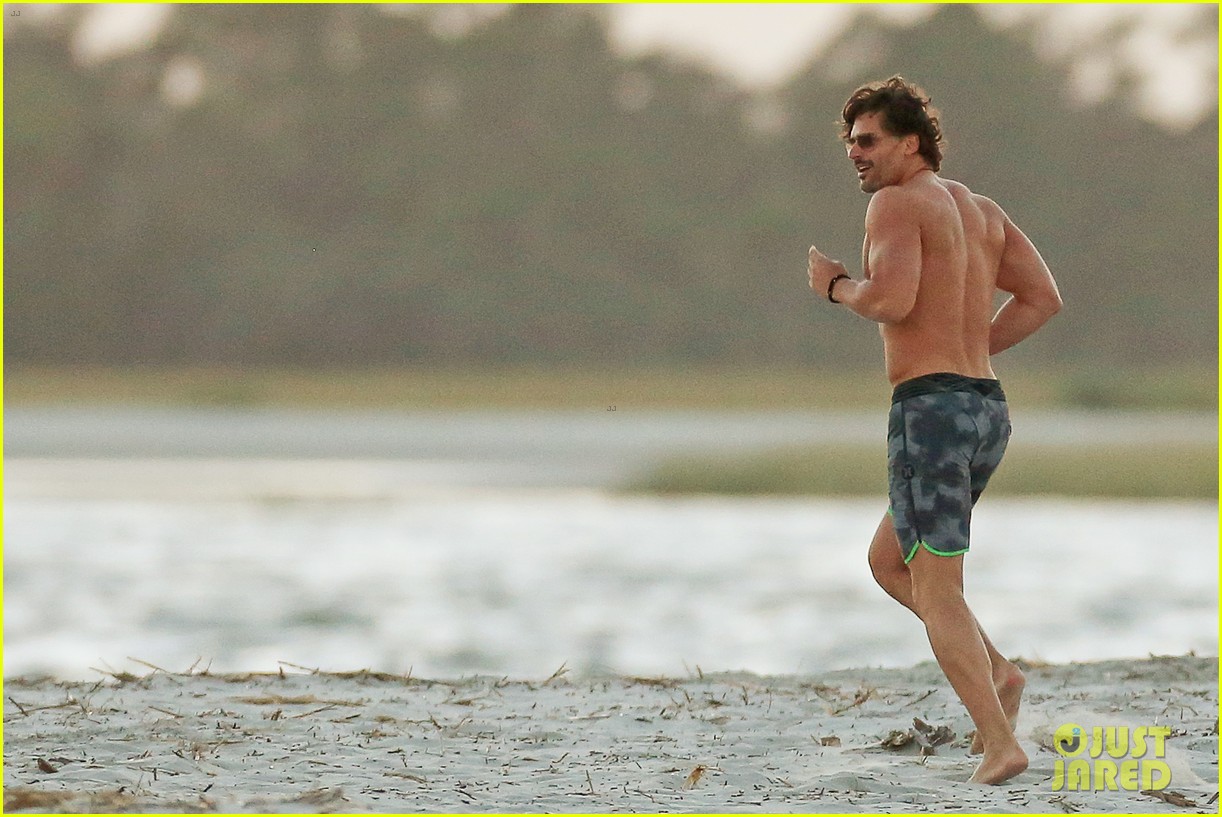 Joe Manganiello & Matt Bomer Show Off Buff Bods in 'Magic Mike XXL' Beach Football Scenes: Photo ...