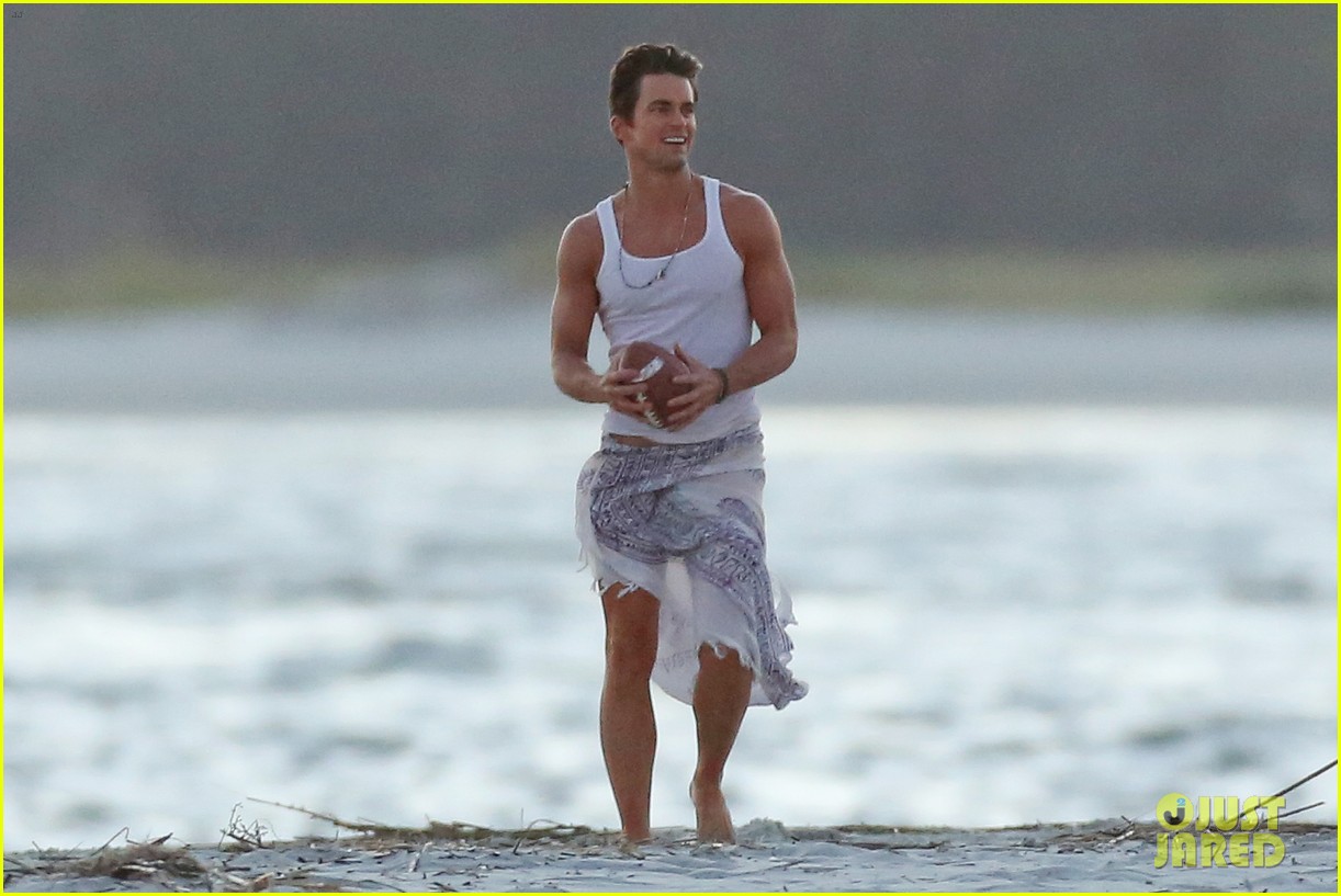 Joe Manganiello & Matt Bomer Show Off Buff Bods in 'Magic Mike XXL' Beach Football Scenes: Photo ...
