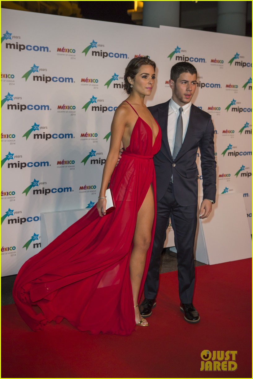 Nick Jonas & Girlfriend Olivia Culpo Heat Up The Red Carpet at Mipcom's ...
