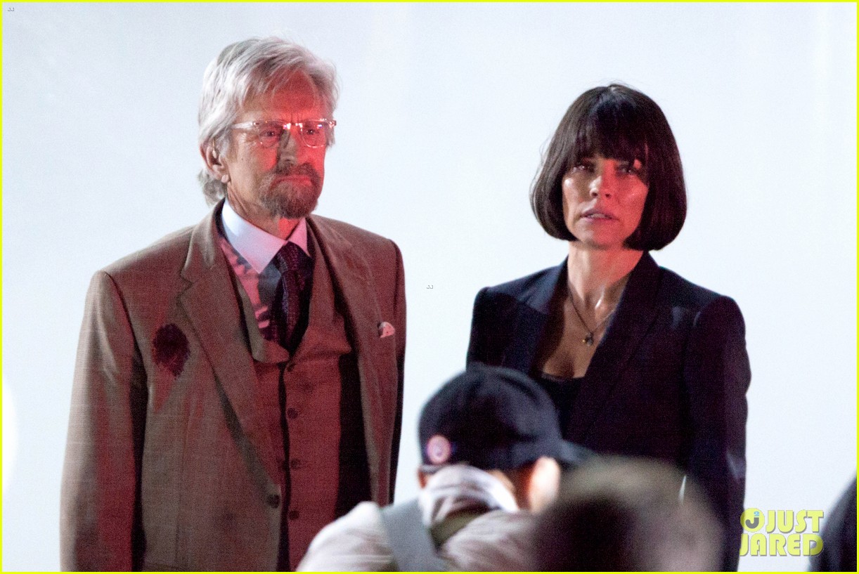 Evangeline Lilly Rocks Short Dark Bob for 'Ant-Man' Filming: Photo ...