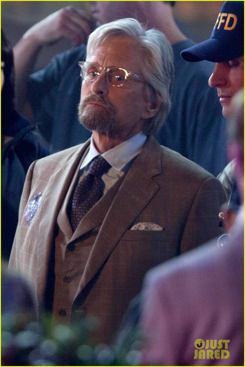 Evangeline Lilly Rocks Short Dark Bob for 'Ant-Man' Filming: Photo ...