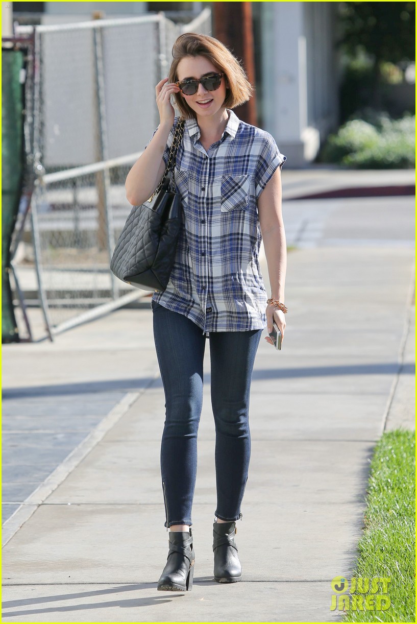 Lily Collins Believes Guys & Girls Can Just Be Friends: Photo 3229224 ...