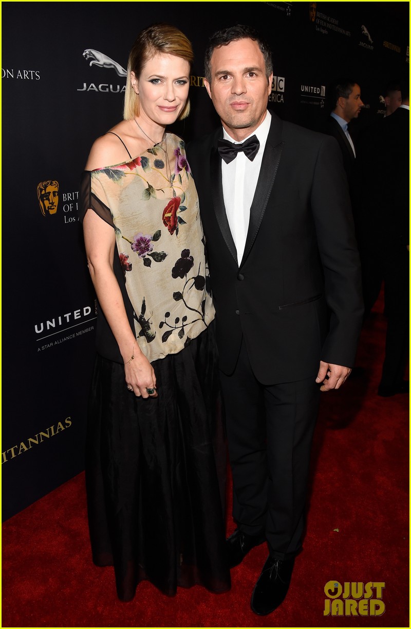 Mark Ruffalo & Robert Downey Jr Honored at Britannia Awards: Photo ...