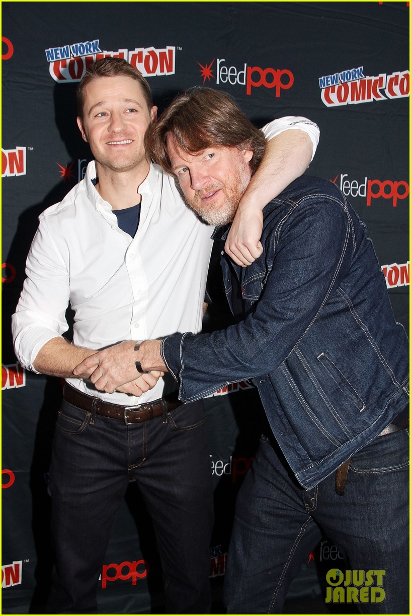 Ben McKenzie Meets Up with Paul Wesley & Tom Hanks at New York Comic ...