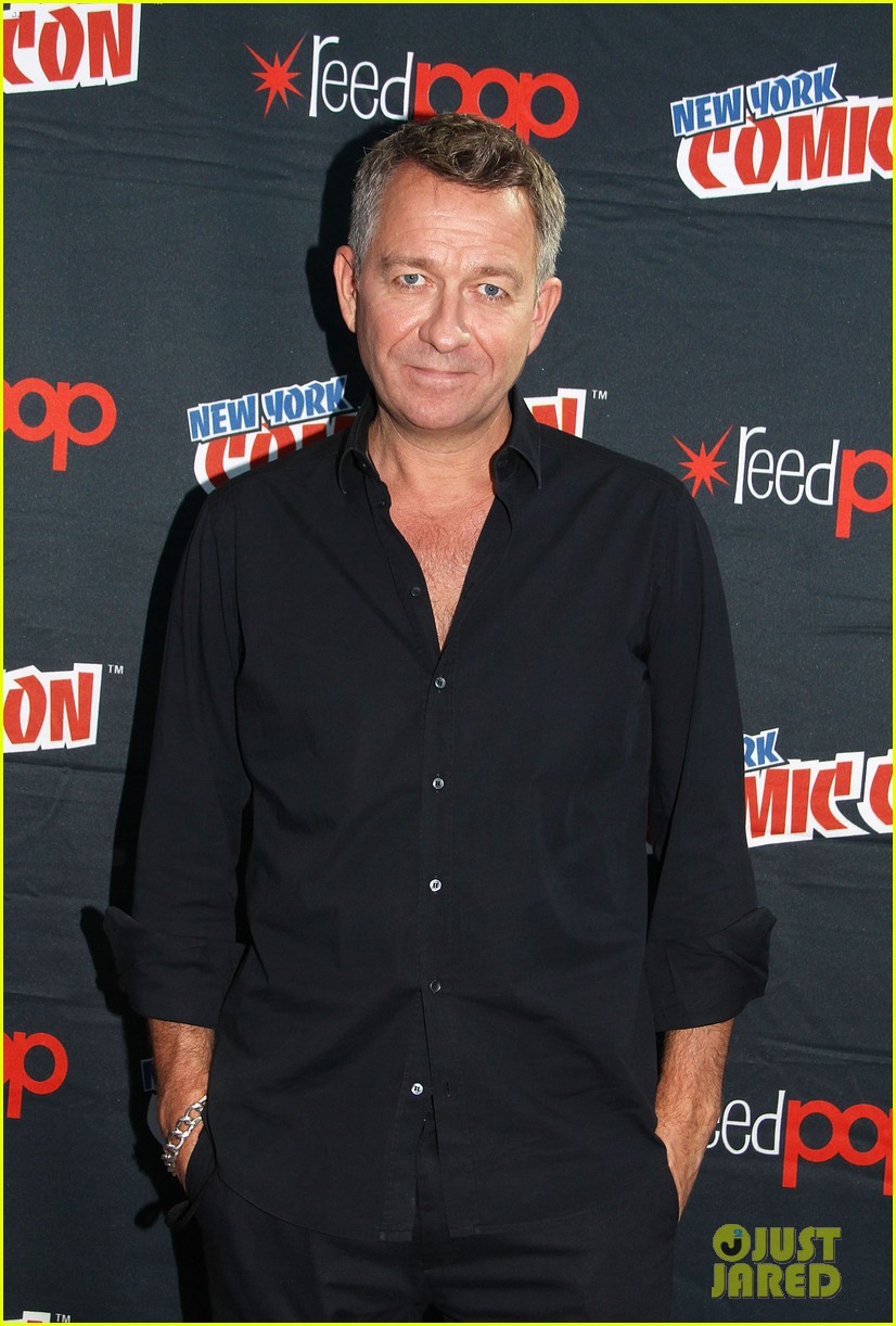 Ben McKenzie Meets Up with Paul Wesley & Tom Hanks at New York Comic ...