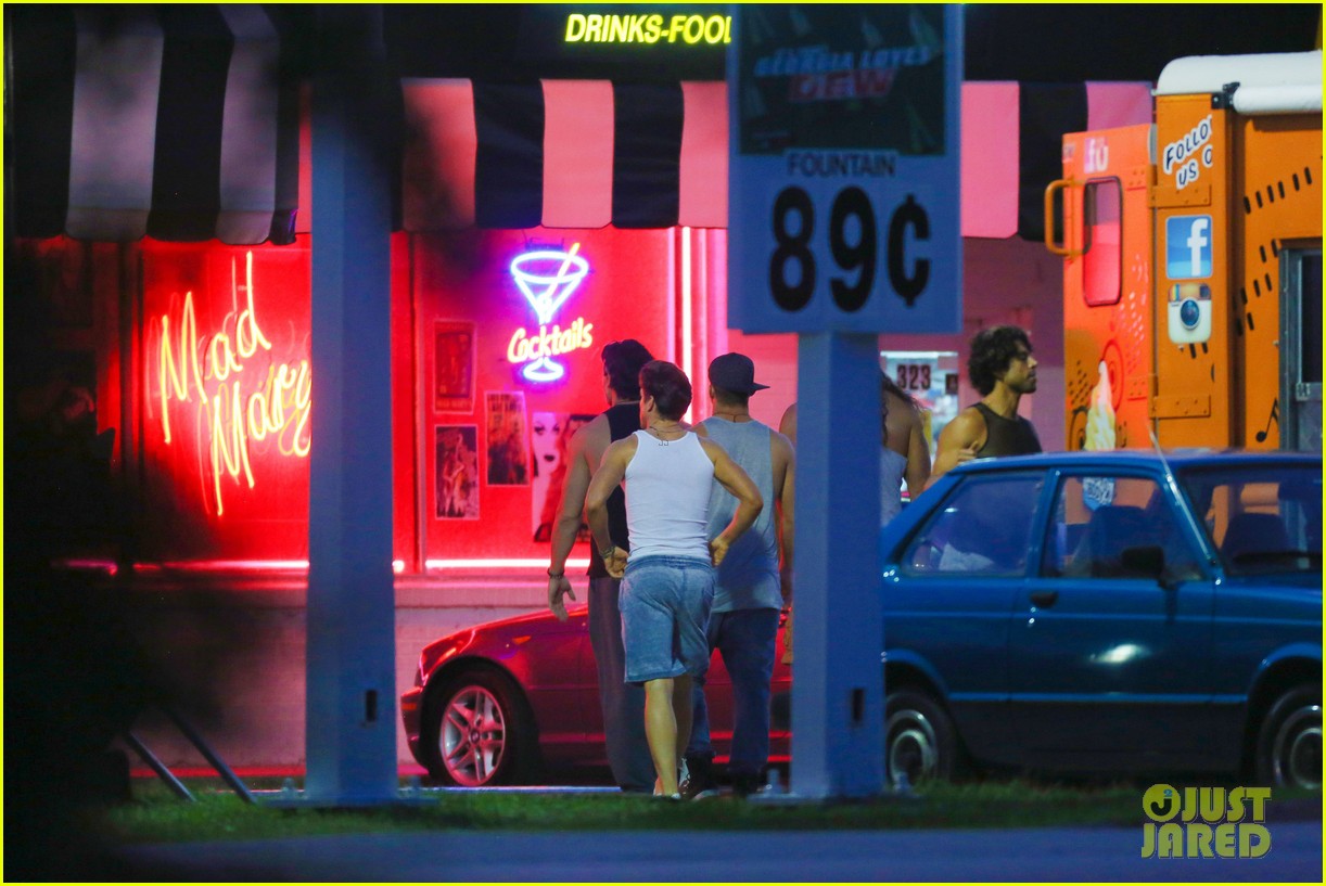 'Magic Mike XXL' Guys Film Nightclub Scenes at a Drag Revue: Photo ...