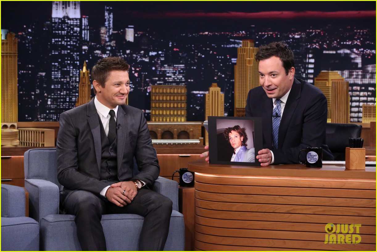 Jeremy Renner Shares His Funniest Photos on the 'Tonight Show' - Watch ...