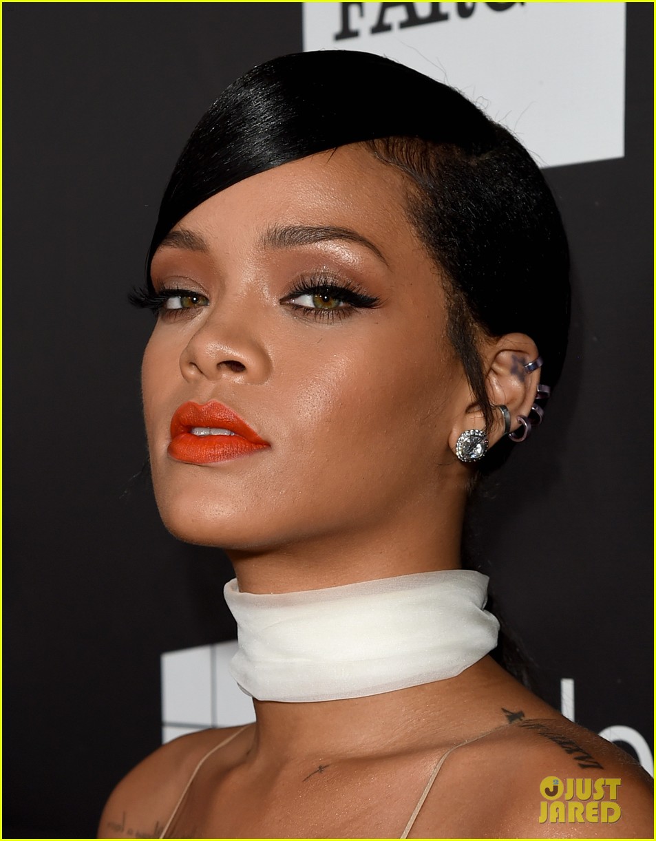 Rihanna Spends $135,000 on amfAR Gala Auctions!: Photo 3230529 ...