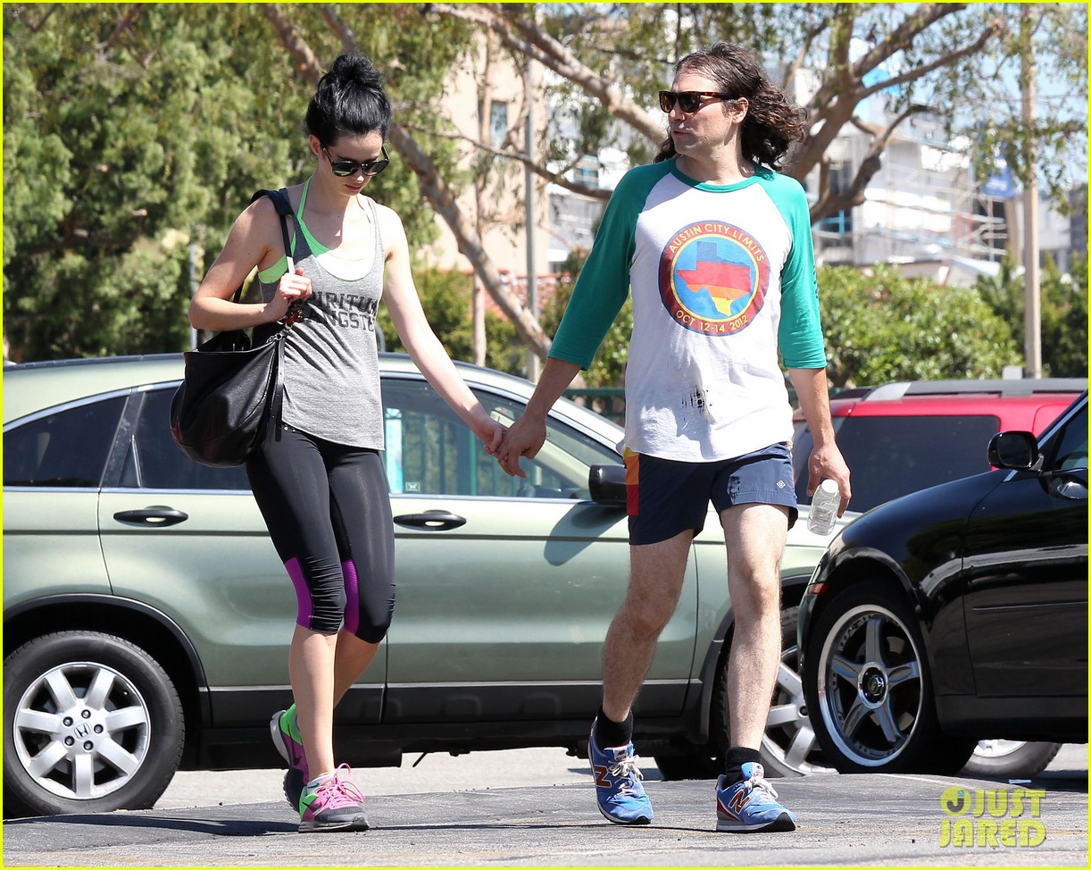 Krysten Ritter & New Boyfriend Adam Granduciel Hit the Gym: Photo ...