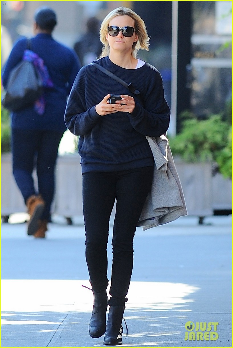 Taylor Schilling Lets Her Hair Blow in the Wind in NYC: Photo 3214271 ...