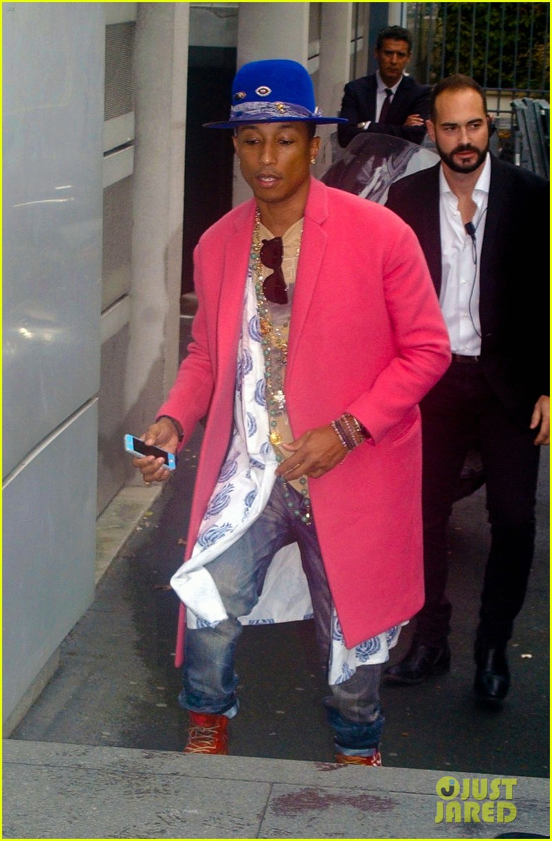 Pharrell Williams Discusses Race & Says 'I Love Black Women' for Ebony ...