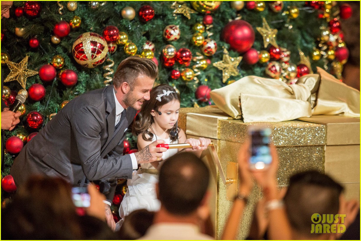 David Beckham Looks Dashing While Getting into the Christmas Spirit ...
