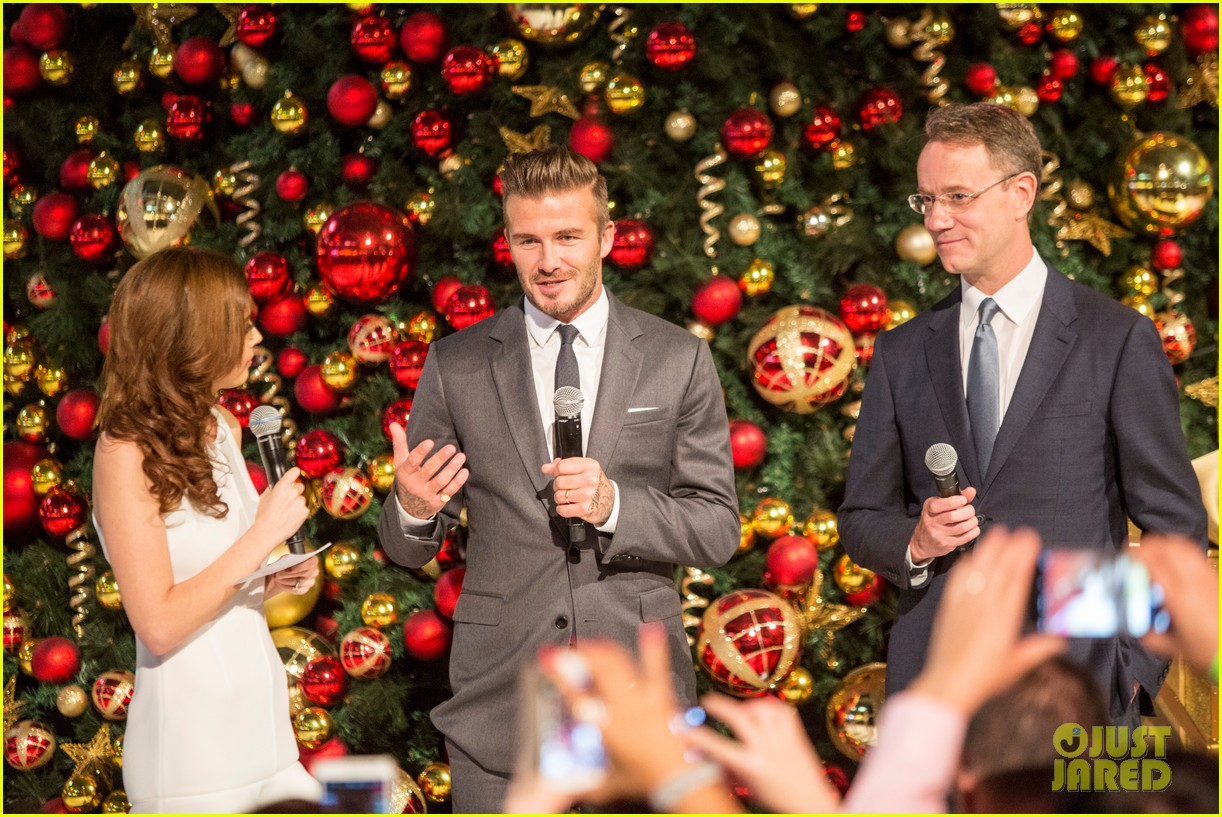 David Beckham Looks Dashing While Getting into the Christmas Spirit ...