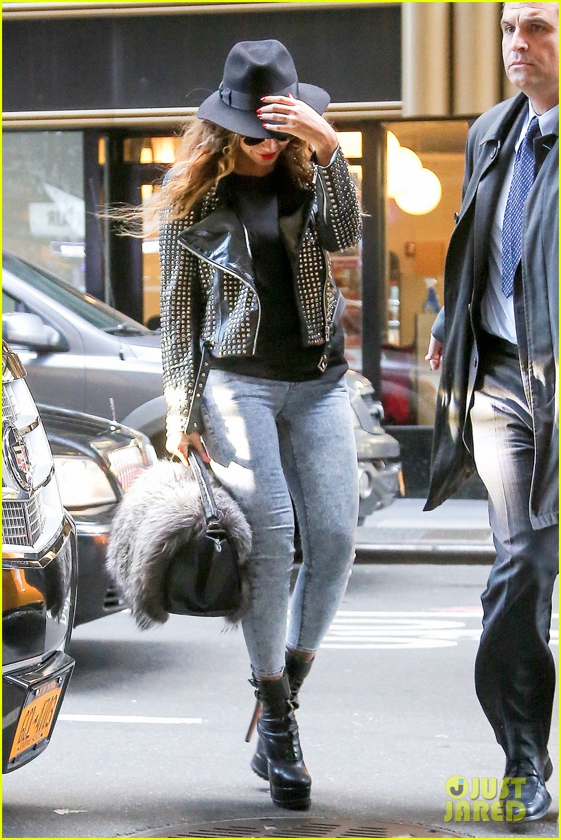Photo: beyonce wears the fiercest outfit in nyc 01 | Photo 3246382 ...