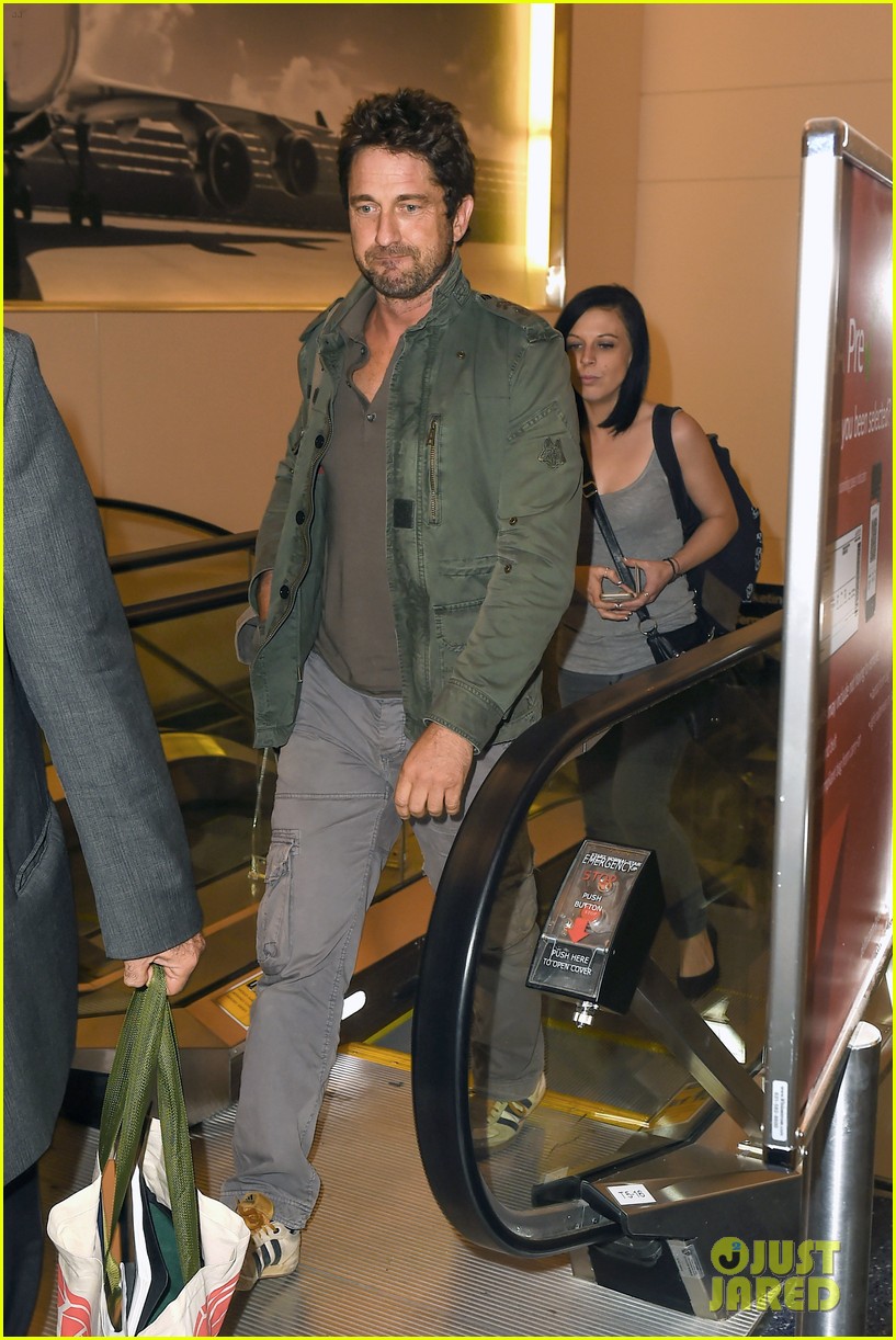 Gerard Butler Catches a Flight with a Brunette Companion: Photo 3238752 ...