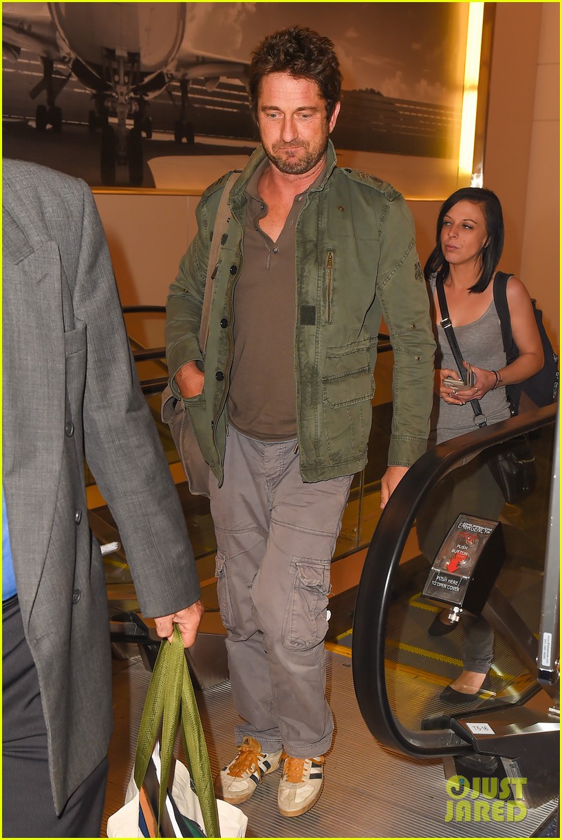 Gerard Butler Catches a Flight with a Brunette Companion: Photo 3238753 ...
