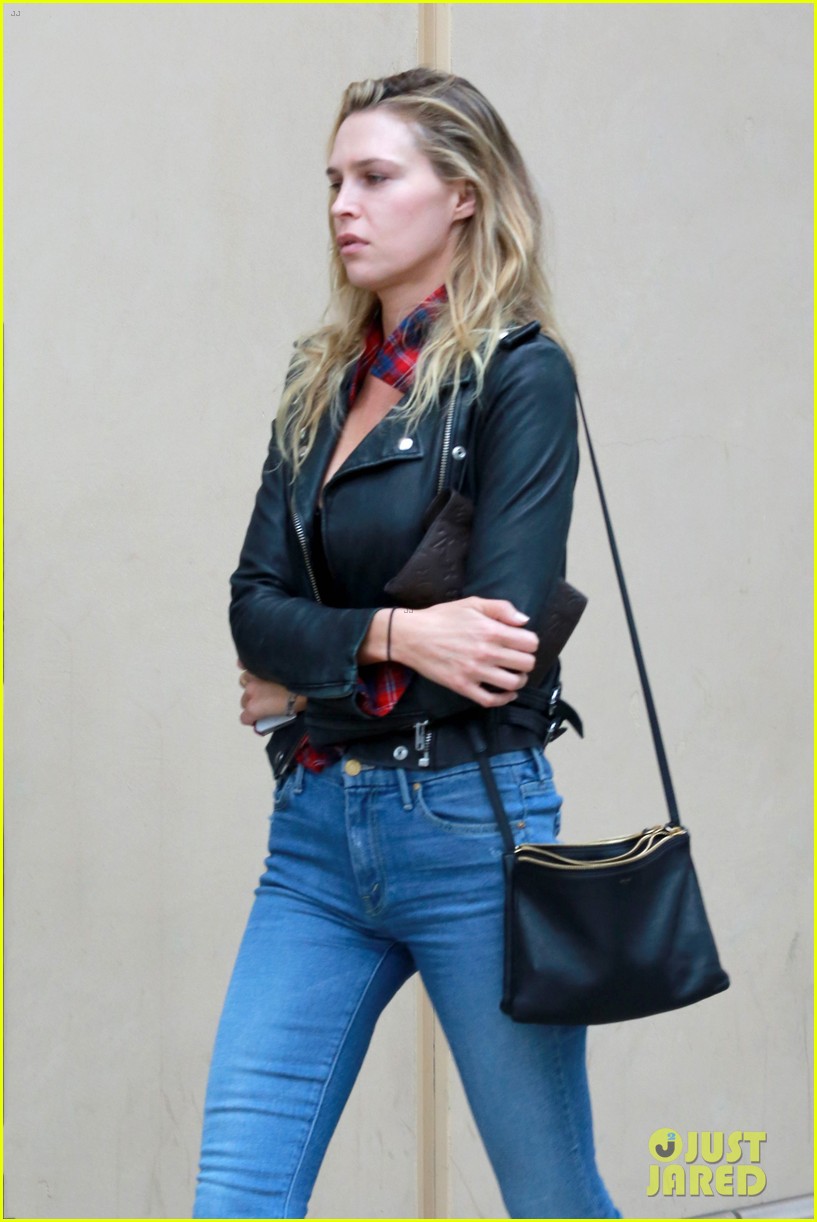 Sara & Erin Foster Celebrate Their Dad David Foster's Birthday: Photo ...