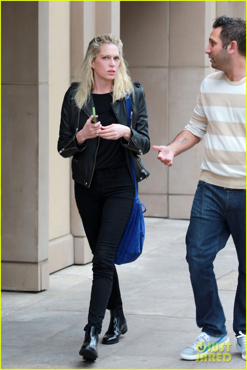 Sara & Erin Foster Celebrate Their Dad David Foster's Birthday: Photo ...