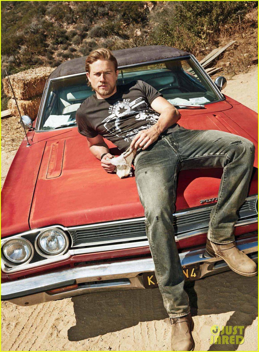 Charlie Hunnam Puts His Huge Biceps On Display, Dishes Why He Left ...