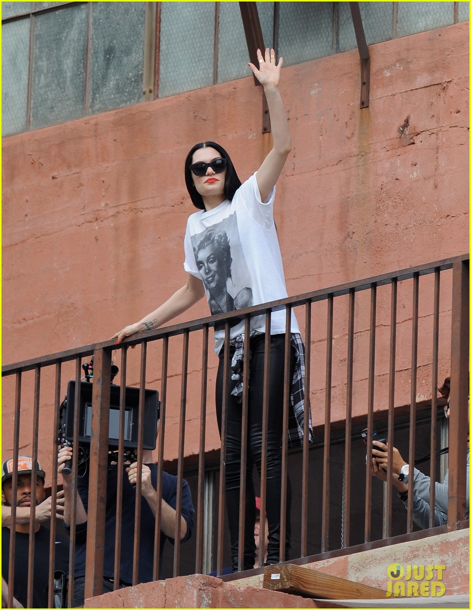 Jessie J is a Sexy Leather 'Masterpiece' on Her Music Video Set: Photo ...
