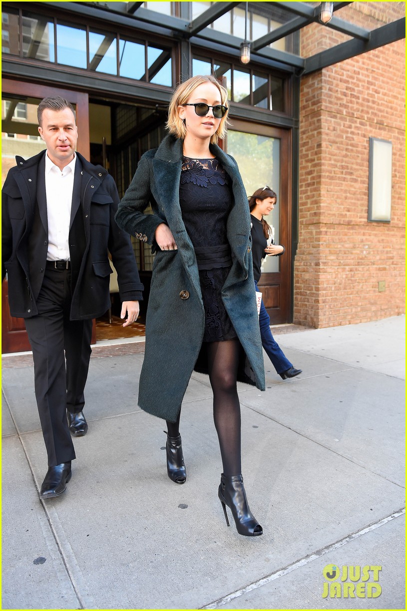 Jennifer Lawrence Admits Skinning Squirrel on 'Colbert Report': Photo ...