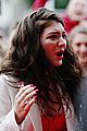 Lorde Shows Off Her Abs For Date Night With Boyfriend James Lowe at New ...