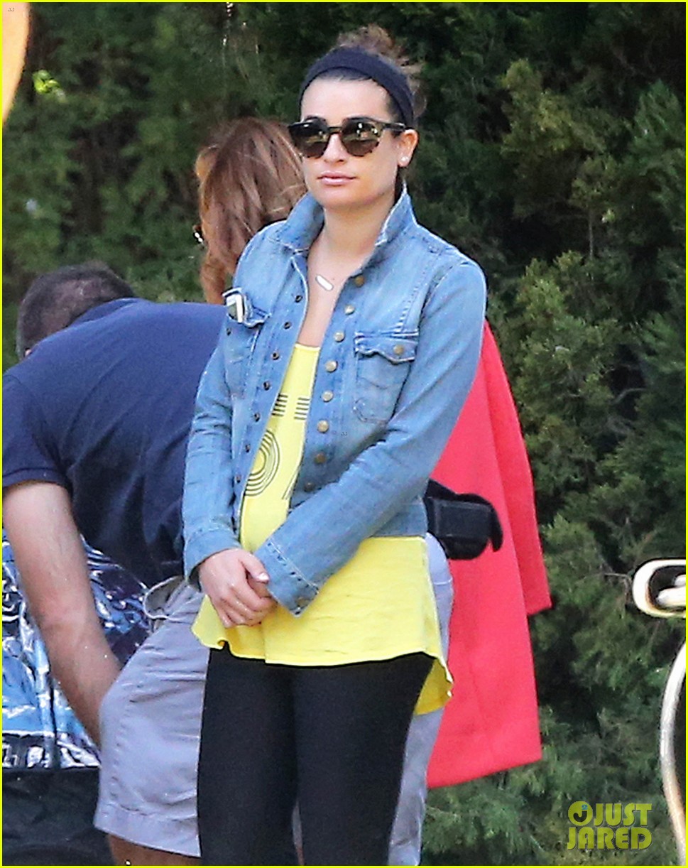Lea Michele & Darren Criss Get Egged On Fun 'Glee' Set: Photo 3245995 ...