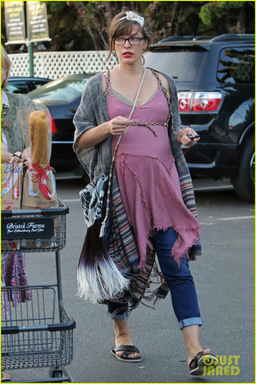 Pregnant Milla Jovovich Shares Adorable New Photo of Her Daughter Ever ...