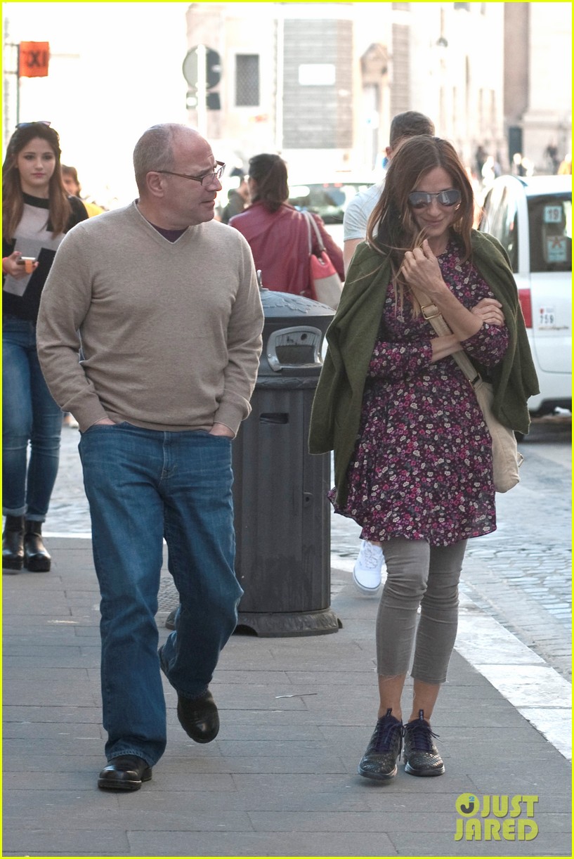 Sarah Jessica Parker Brings 'Hocus Pocus' with Her to Rome: Photo ...