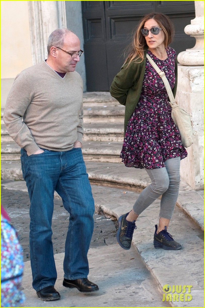 Sarah Jessica Parker Brings 'Hocus Pocus' with Her to Rome: Photo ...