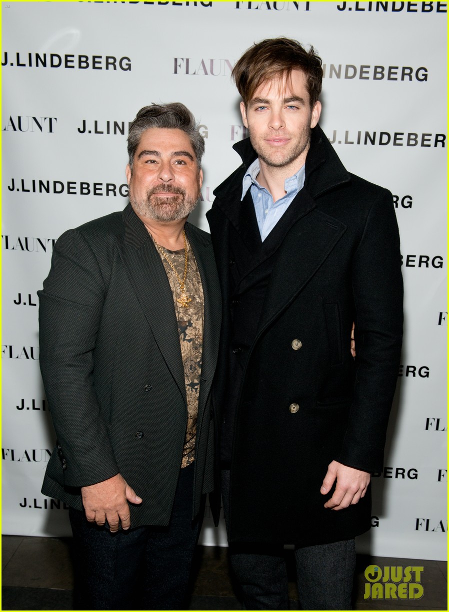 Chris Pine Is Sleek In a Pea Coat to Celebrate 'Flaunt' Cover!: Photo ...
