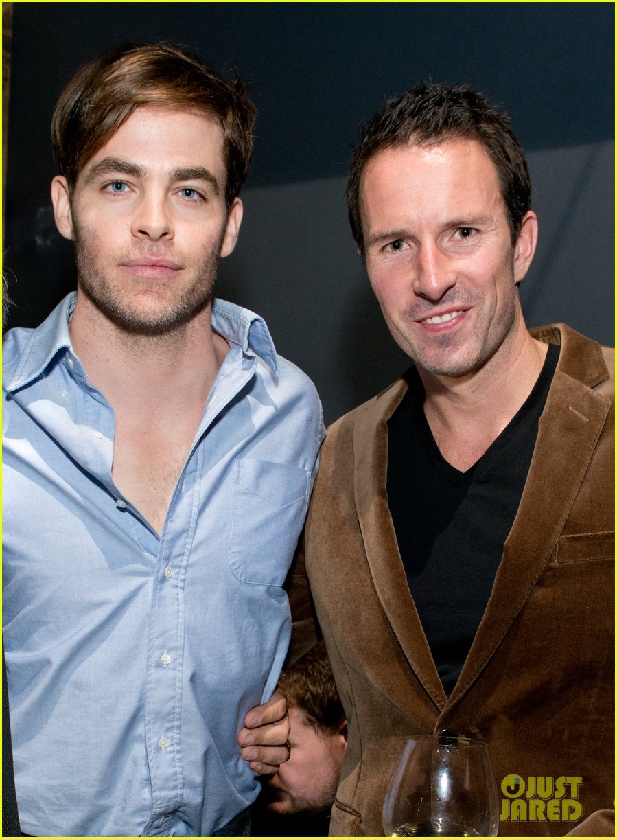 Chris Pine Is Sleek In a Pea Coat to Celebrate 'Flaunt' Cover!: Photo ...