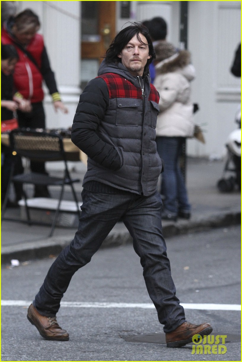 Norman Reedus Steps Out Before Big 'Walking Dead' Mid-Season Finale ...