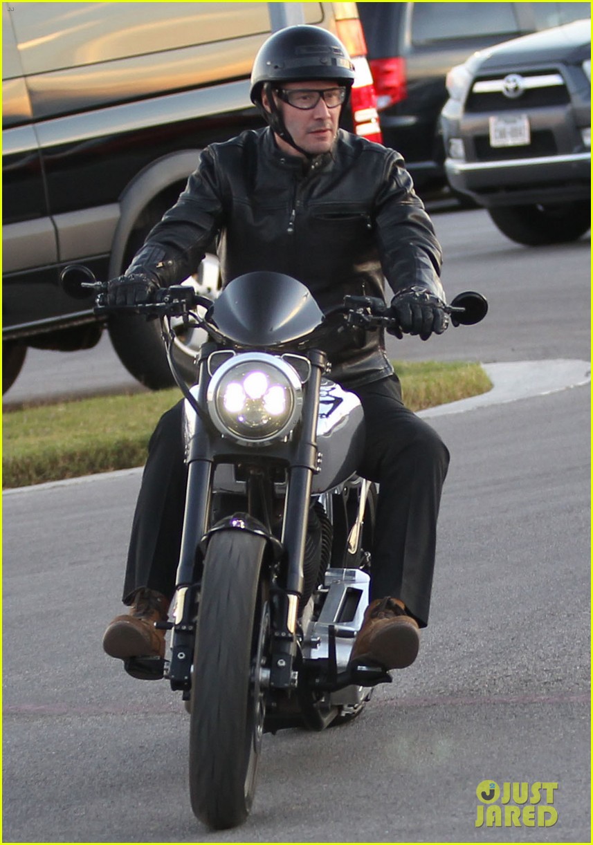 Keanu Reeves Is Clean-Shaven Once Again!: Photo 3235177 | Keanu Reeves ...