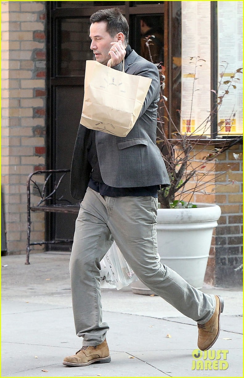 Keanu Reeves Comforts Crying Mira Sorvino in Emotional 'Daughter of God ...