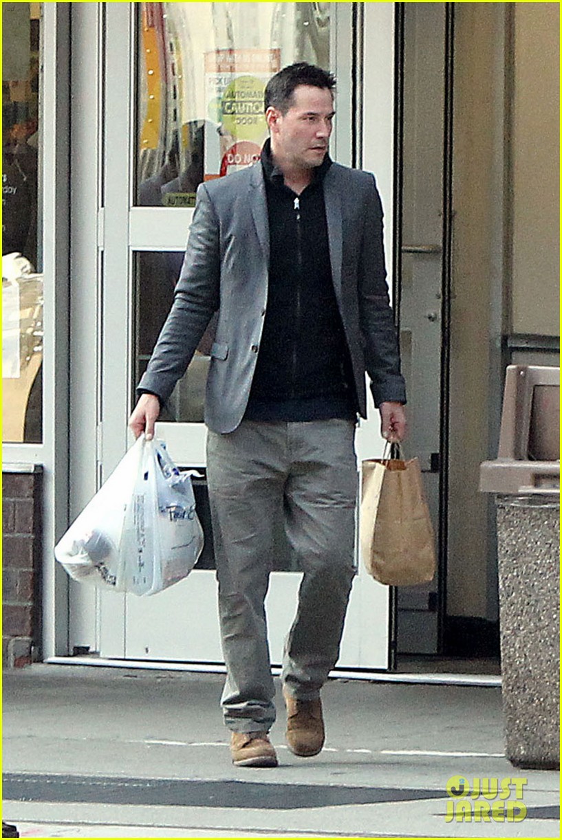 Keanu Reeves Comforts Crying Mira Sorvino in Emotional 'Daughter of God ...