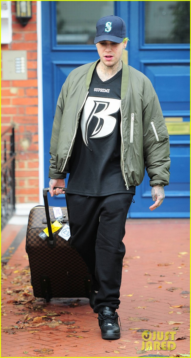 Rita Ora & Boyfriend Ricky Hilfiger Get Ready to Jet to Los Angeles ...