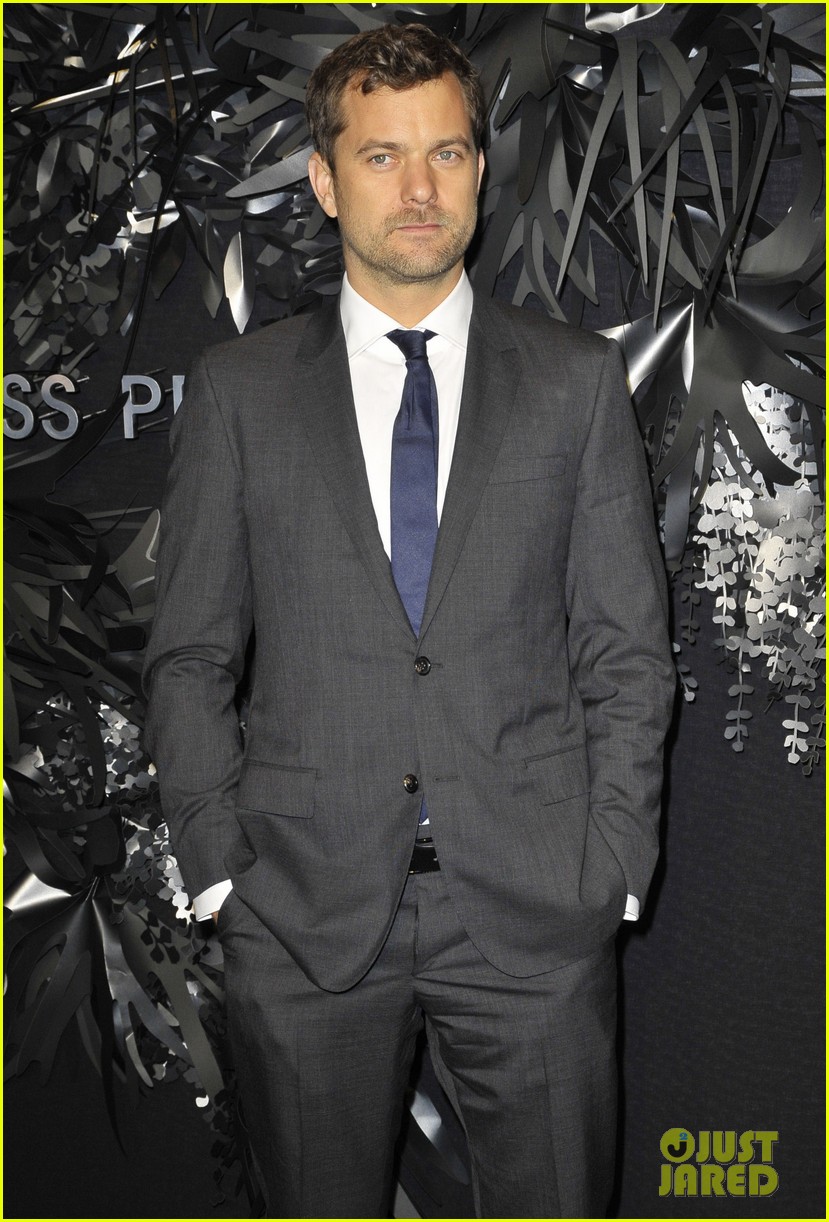 Kate Bosworth & Margot Robbie Are Beautiful Blondes at Hugo Boss Prize ...