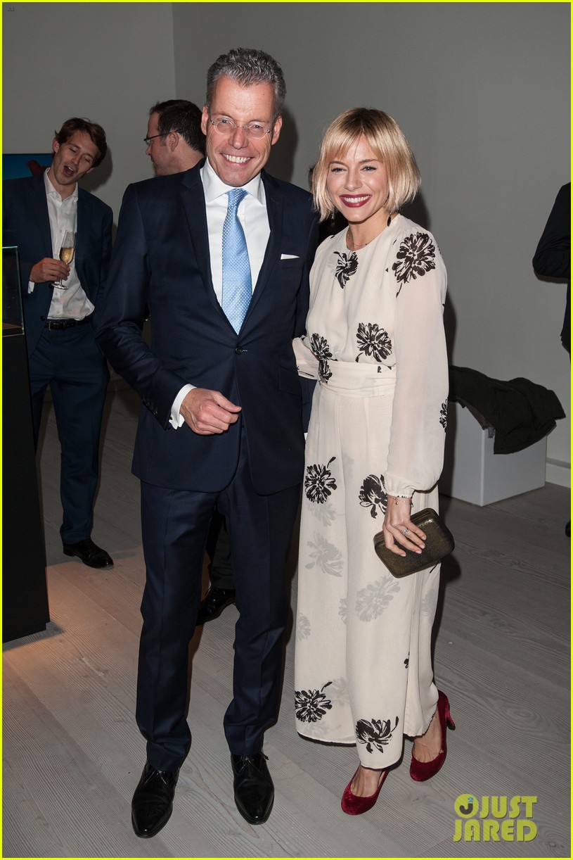 Sienna Miller Talks Bradley Cooper's Unrecognizable Appearance in ...