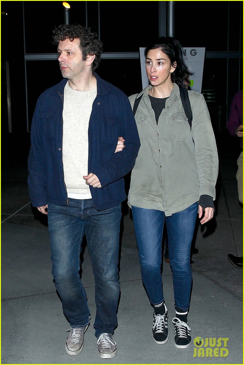 Sarah Silverman Doesn't Think Chelsea Handler's Topless Pic is ...