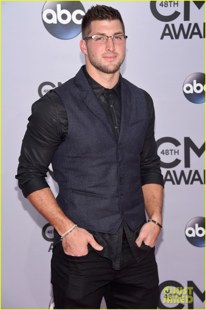 Tim Tebow Looks So Cute in Glasses at the CMA Awards 2014: Photo ...