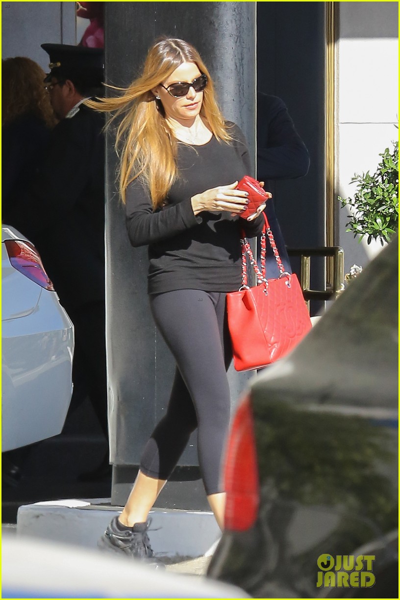 Sofia Vergara's Accent is a Hot Topic on 'The Noah Ritter Show': Photo ...