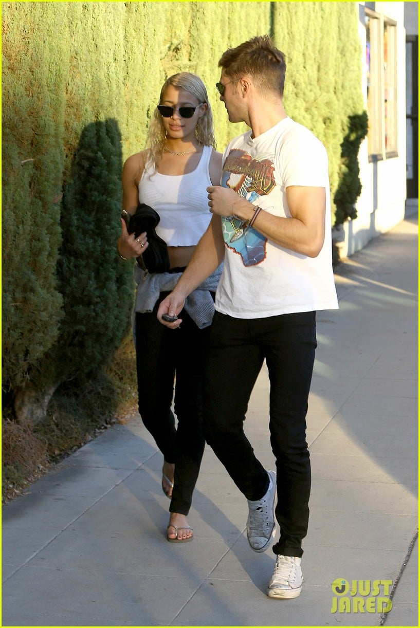 Zac Efron Accompanies Sami Miro To Modeling Meeting: Photo 3235837 ...