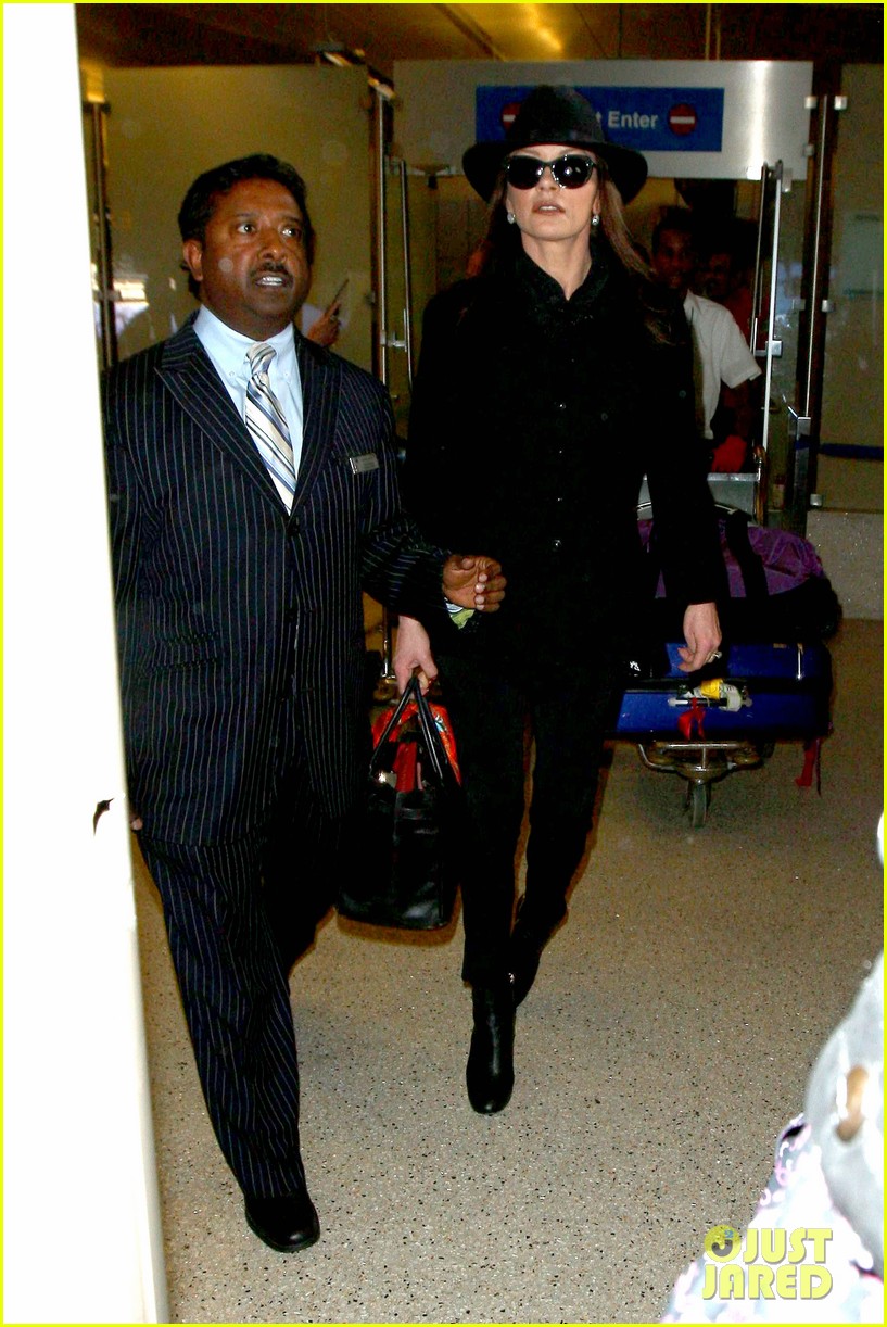 Catherine Zeta-Jones Finishes Up 'Dad's Army' & Heads Back to Los ...