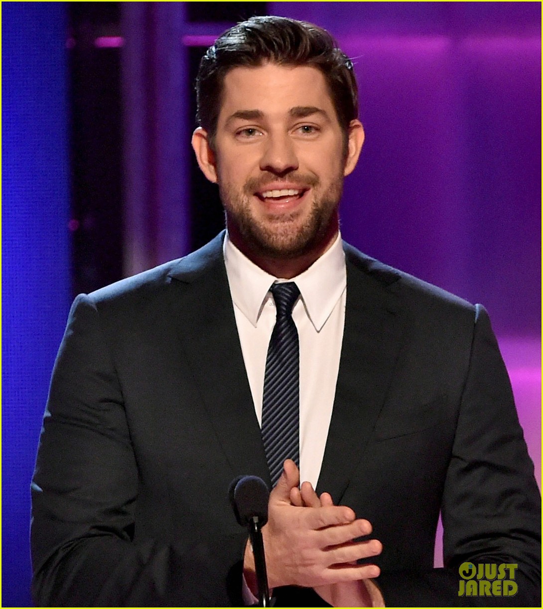 Jennifer Aniston Accepts People Mag Award After Reconnecting with Her ...